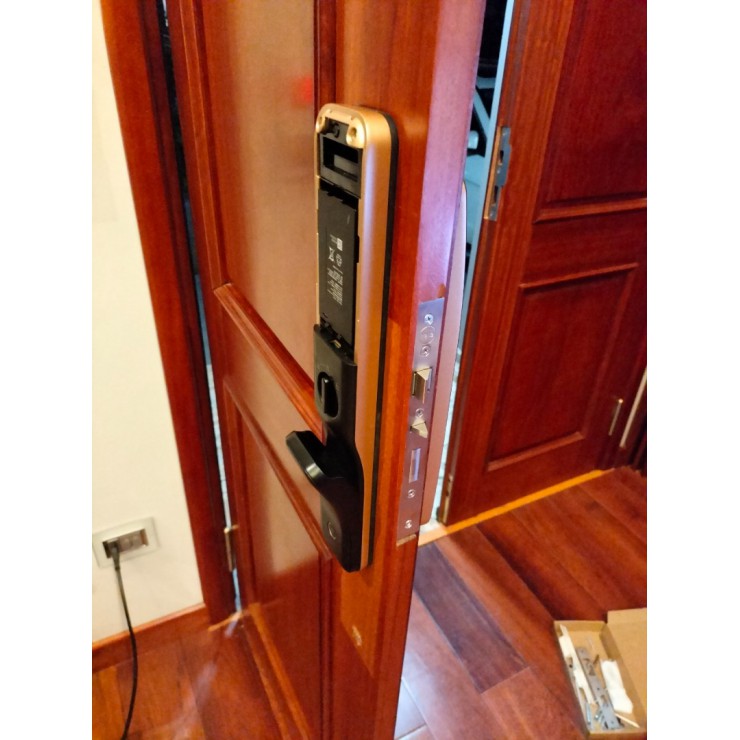 Khóa điện tử Yale LUNA PRO Lunap-IG17-5B-35-NN-000 đa năng màu đen